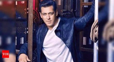 Chulbul Pandey In Dabangg Was Originally A Negative Character Salman Khan Hindi Movie News