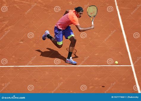 Профессиональный теннисист Nick Kyrgios Австралии в действии во время