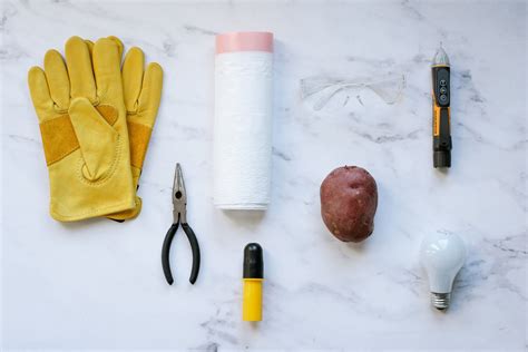 How To Remove A Broken Light Bulb Methods