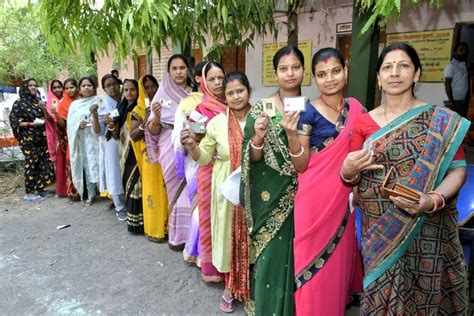 5th Phase Voting पांचवें चरण में 57 प्रतिशत मतदान लद्दाख बारामूला