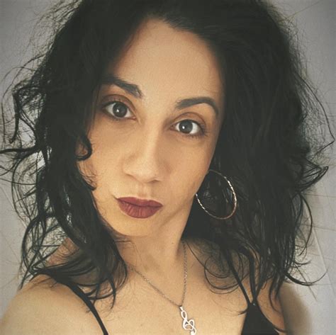 Alla Fiera Del Libro Di Brindisi Due Riconoscimenti Alla Poetessa