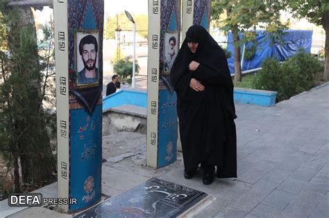 تصاویر حضور حاجیه خانم مدرسی همسر سردار شهید آقا مهدی باکری در شهر تبریز و دیدار با خانواده