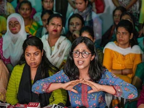 Slapped Hit On Stomach Kicked Swati Maliwals Fir In Assault Case