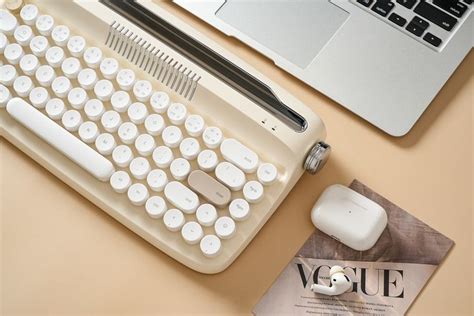 Yunzii Wireless Typewriter Keyboard