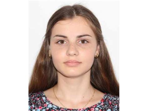 roman24 Adolescentă din Roman dispărută Dacă o vedeți anunțați Poliția