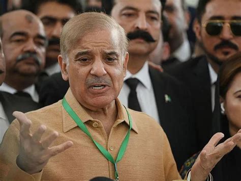 जनता महंगाई से परेशान खाली हो रहा है विदेशी मुद्रा भंडार आर्थिक तंगी के बीच पाकिस्तान ने