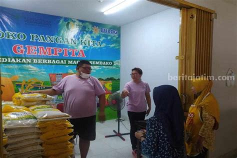 Bulog Ponorogo Gelar Operasi Pasar Redam Gejolak Kenaikan Harga Beras