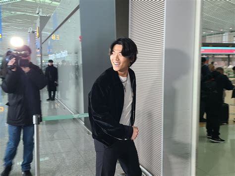 ‘풀타임 2년차 배지환 루키 변명 안 통해공수주 모두 발전