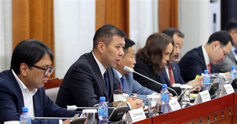 Шинэ яармаг Вояжер минерал ресурс зэрэг 12 компанийн зээлийн