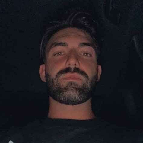 Andrewpav Andrea Pavia • Threads Say More