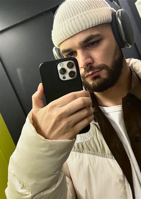 Пользователь прислал а Вам запрос на добавление в друзья Как первые дни нового года 😁