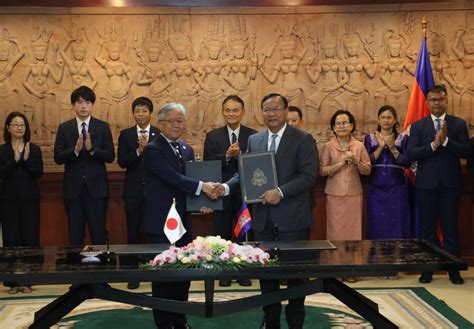 រដ្ឋមន្ត្រីការបរទេសកម្ពុជា និងឯកអគ្គរាជទូតជប៉ុន ចុះហត្ថលេខាលើលិខិតប្ដូរសារ និងឯកសារពាក់ព័ន្ធ