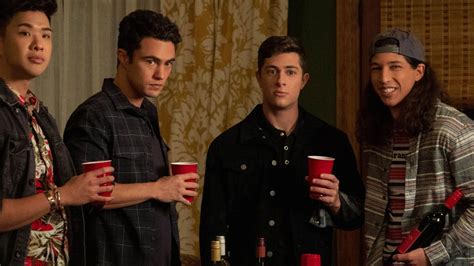 Top 5 Latest Original Netflix Sitcoms You Might Have Missed
