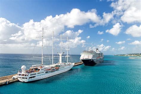 Navegador Luxuoso Grande Dos Mares Do Navio De Cruzeiros Sete Imagem Editorial Imagem De