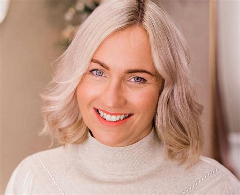 Amy Manns Instagram Twitter And Facebook On Idcrawl