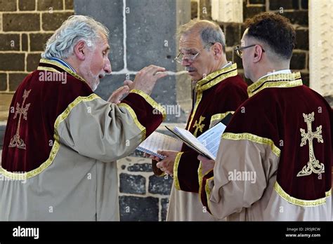 Recite Hymns Hi Res Stock Photography And Images Alamy