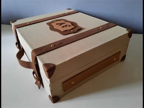 Como Hacer Una MALETA RETRO Vintage De Carton Personalizada Y Con Luz