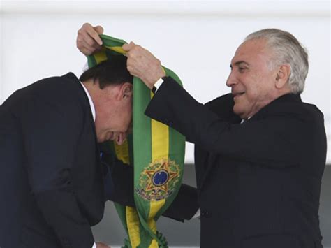 Bolsonaro Sinaliza Que Não Passará A Faixa Presidencial Para Lula
