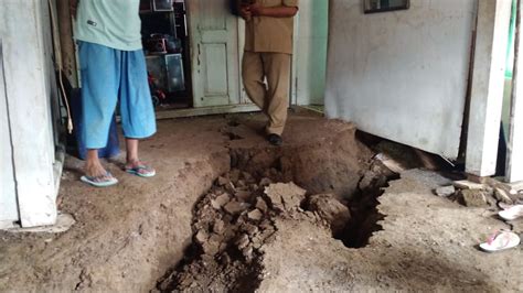 448 Rumah Di Tegal Rusak Akibat Fenomena Tanah Bergerak Lontar Id