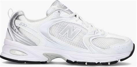 Witte New Balance Lage Sneakers Mr530 D Omoda