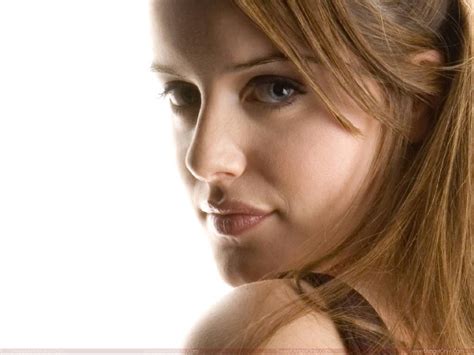 Michelle Ryan Hot Wallpapers ~ Fun Hungama