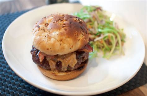 Foodista The Sriracha Peanut Butter Burger Is Outrageously Delicious