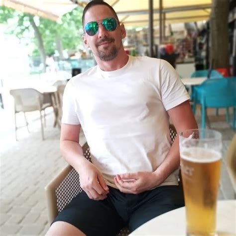 Kiss Dániel Danielkiss • Threads Say More