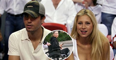 La Ex Tenista Anna Kournikova Fue Fotografiada En Silla De Ruedas Y Con