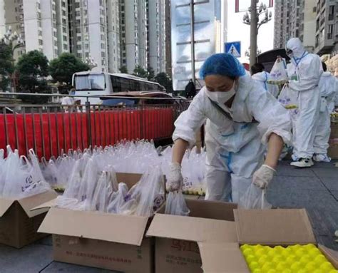 贵州贵阳：全力保障花果园区域居民生活物资