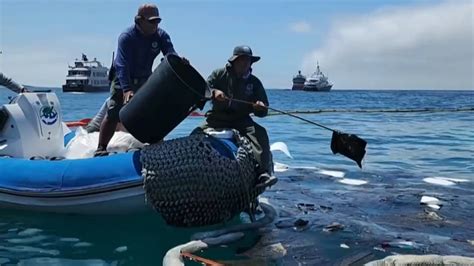 Derrame de diésel en el corazón de las Islas Galápagos al naufragar una