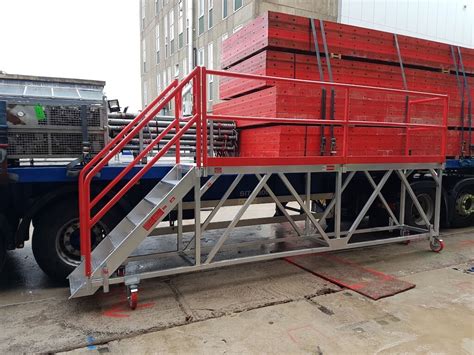 Truck Loading And Unloading Access Platforms Safesmart Acces