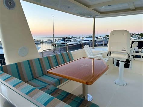 Miami Motor Boat Rental Flybridge 51806 Sailo