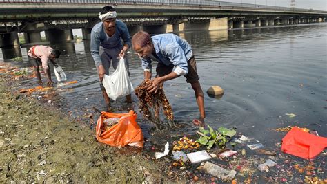 Yamuna Pollution Levels Bounce Past Limit Again Latest News Delhi