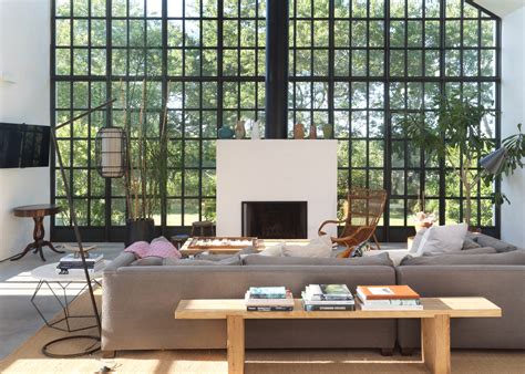 Ta Dumbleton Creates A Hamptons Guest House With Stucco Walls