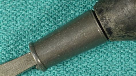 Vintage Fluted Wood Handle Stout Stubby Straight Screwdriver 45 X 5