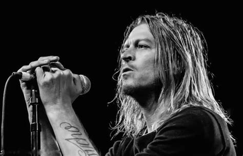 Puddle Of Mudds Wes Scantlin Walks Offstage Mid Set