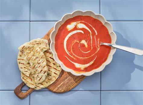 Geroosterde Paprikasoep Met Zelfgemaakt Platbrood Recept Allerhande