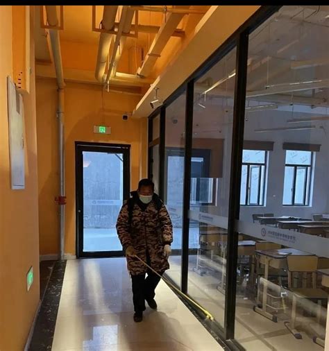 洁净校园 健康护航——西亚斯中专开展校园消杀活动学校新闻郑州西亚斯中等专业学校艺术类专业