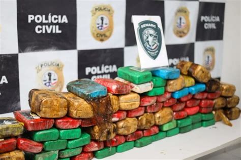 Veja o momento em que a PRF e Polícia Civil apreendem quase 100 kg de