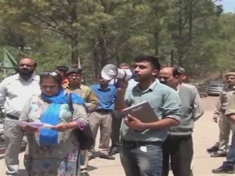 Sc Takes Suo Motu Cognisance Of Lady Official Who Was Killed On Duty At