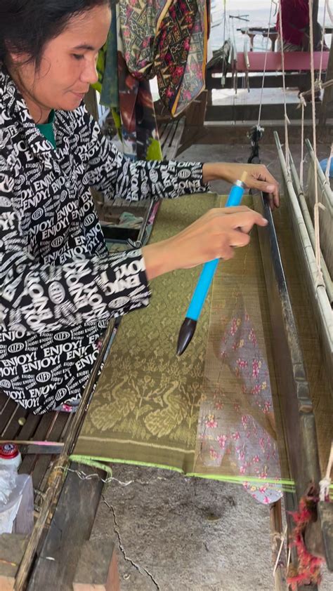 ☀ព្រឹកឡើងជុំគ្នាបុកផ្លែមក្លឿ ជ្រលក់ពណ៌ខ្មៅ⚫⚫⚫ By កីខ្មែរ Kei Khmer