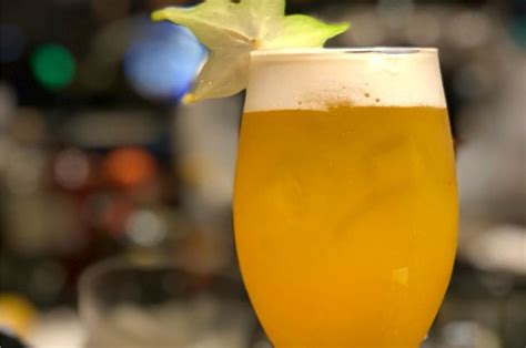 Pappa Jack Leva Drinques De Gim E Música Para Calçada Do Leblon