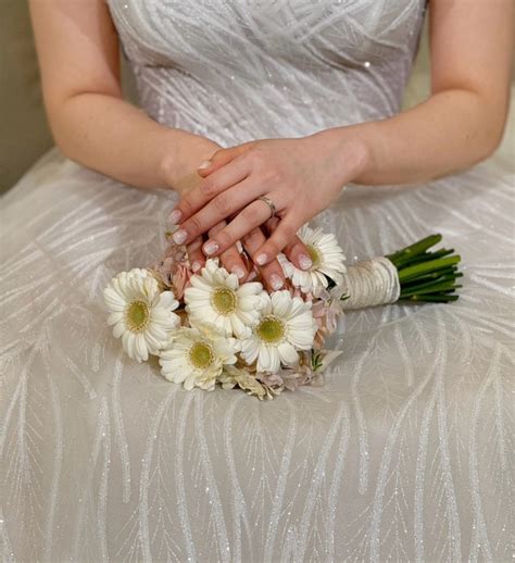 광교네일•수원네일•용인네일 프리미엄 퍼스널 웨딩네일 쉐입맛집 웨디브네일 열정부자 김혜연💗 고객님 웨딩네일 후기사진 💍