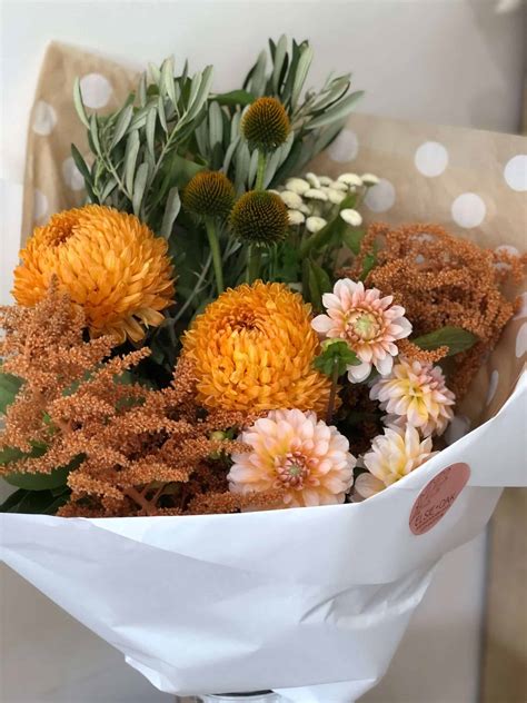 Cream Caramel Bouquet Coolum Florist And Flower Delivery