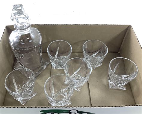 Lot 7pc Modern Swirl Glass Drink Set With Decanter