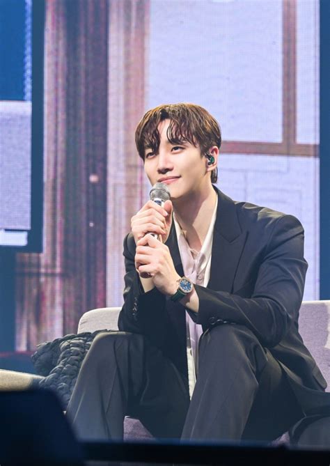 이준호 타이베이서 첫 번째 팬미팅 투어 화려한 시작현지 팬심 완벽 매료
