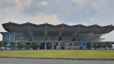Ke Bandara Kertajati Naik Apa Bisa Naik Bus Damri Hingga Bhinneka Shuttle Ini Tarifnya