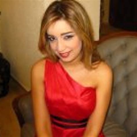 Stream Mouna Ben Ayed Music Listen To Songs Albums Playlists For