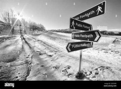 Multiple Sign Posts Hi Res Stock Photography And Images Alamy