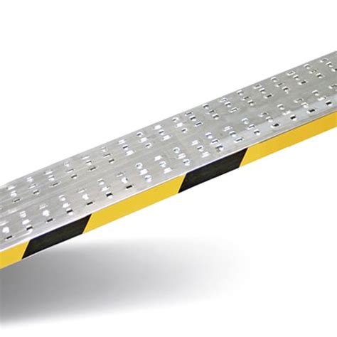 Svelt 15m Fixed Lightweight Loading Ramp In Aluminium